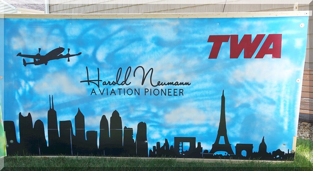 Captain Harold Neumann Mural - World Airline Historical Society